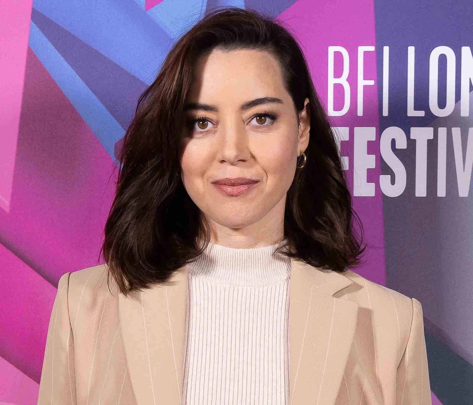 Aubrey Plaza Biography - Age, Height, Net Worth, Family, Husband
